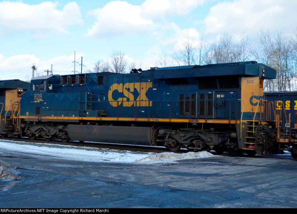 CSX 828